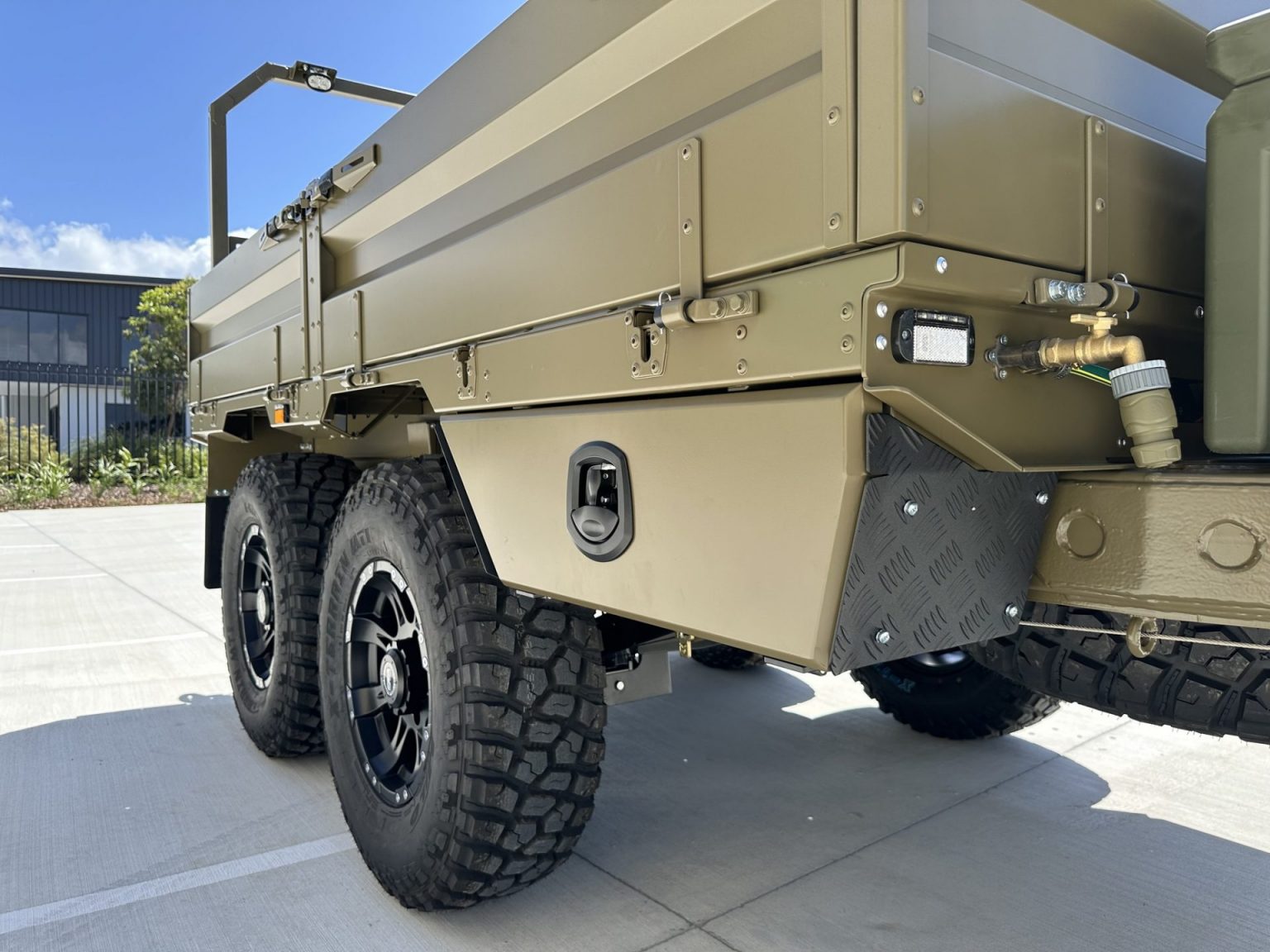 M-H 4.7 Military Equipment Transport Trailer - Land Force Defence ...
