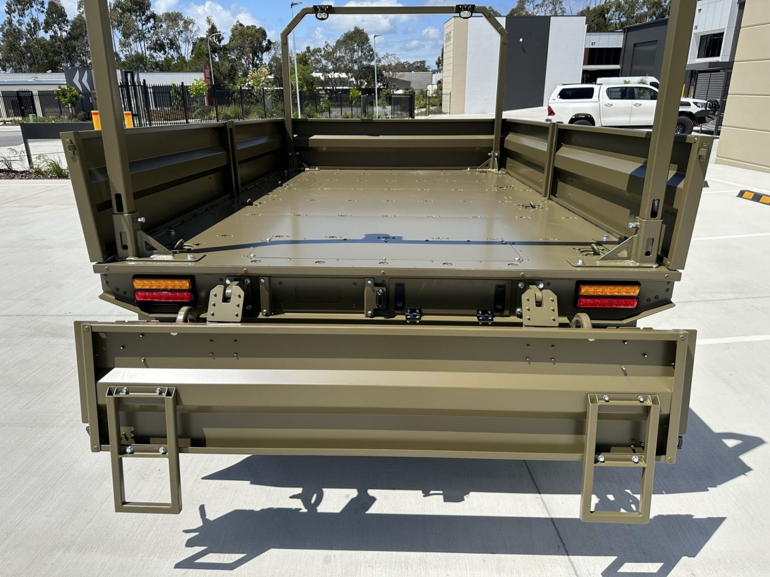 M-H 4.7 Military Equipment Transport Trailer - Land Force Defence ...